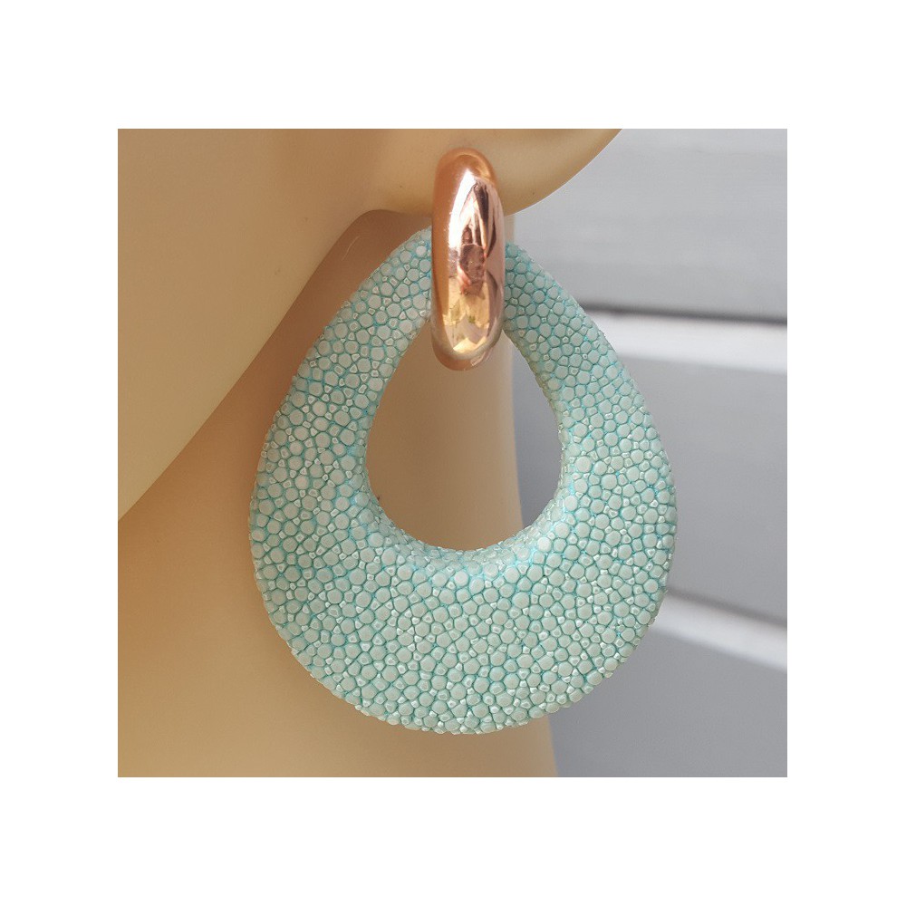 Creolen met Turkoois blauwe Roggenleer druppel